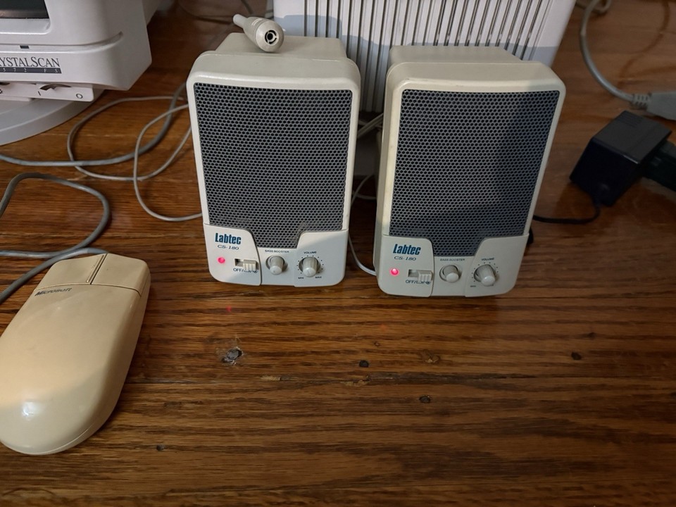 Vintage Gateway 2000 Computer Monitor Keyboard Speakers, Manuel Parts ...