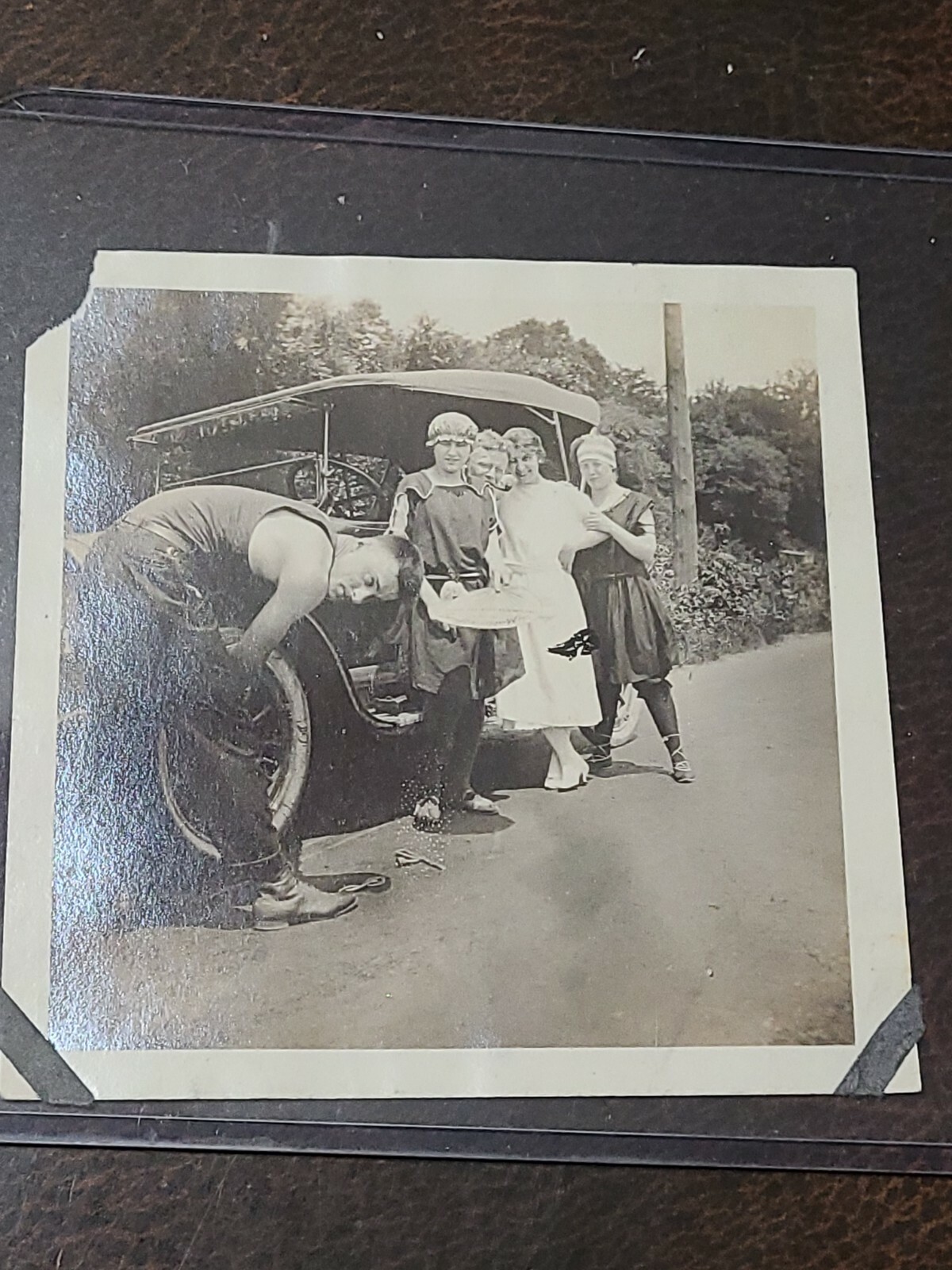 Vintage 1930s Broken Down Flat Tire Automobile Photo Man & Women | eBay