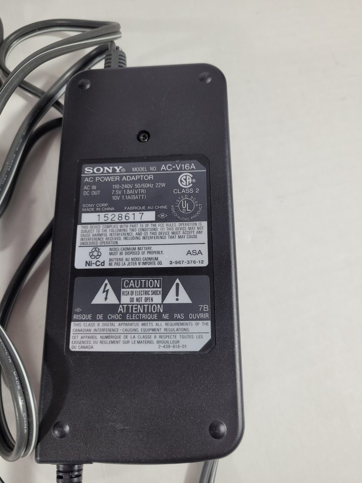 Sony Handycam CCD-TRV22 8mm Analog Camcorder - No Power, Parts Repair Ships Free 27242622067| eBay