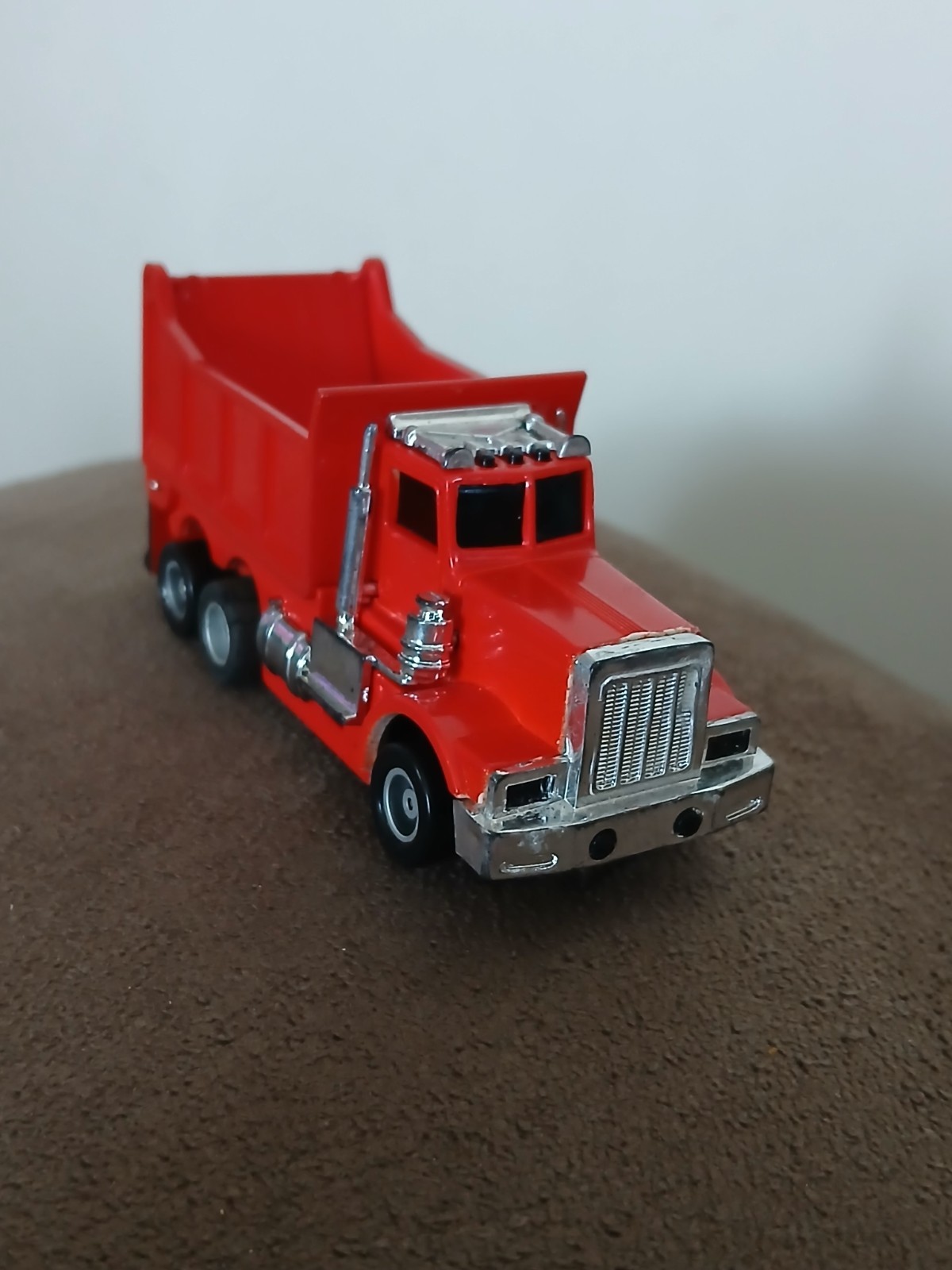 TYCO US-1 Electric TRUCKING 3902 DUMP TRUCK HO Red Slot Car PETERBILT ...