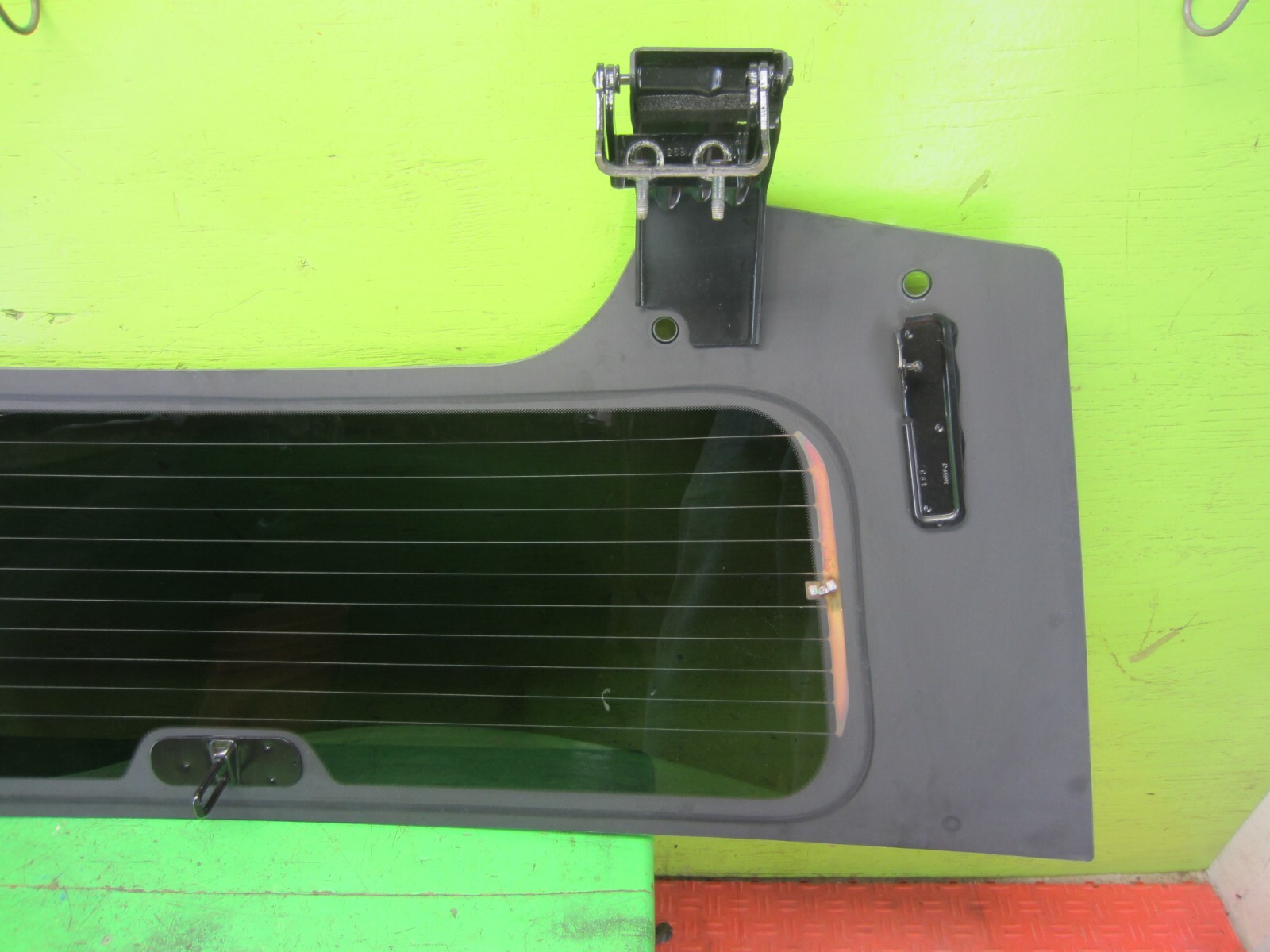 PICK UP ONLY 15 16 17 18 19 20 Tahoe Yukon Escalade Suburban Rear ...