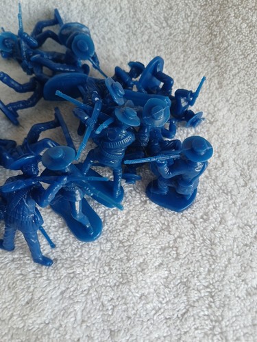 Lot 31 Blue Army Men Various poses plastic toy soldiers | eBay