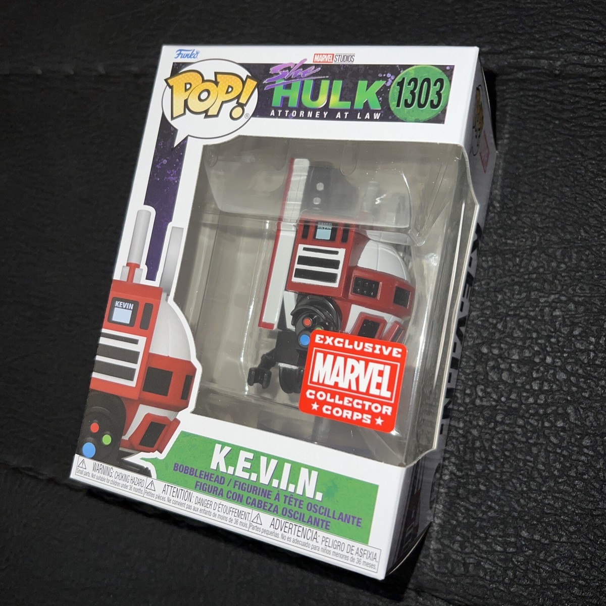 Unboxing Marvel Collector Corps Black Widow Theme Funko