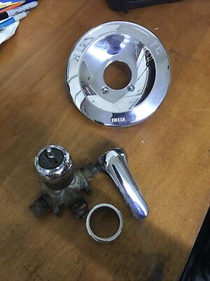 Delta RP54870 600 Series Tub & Shower Renovation Kit | eBay