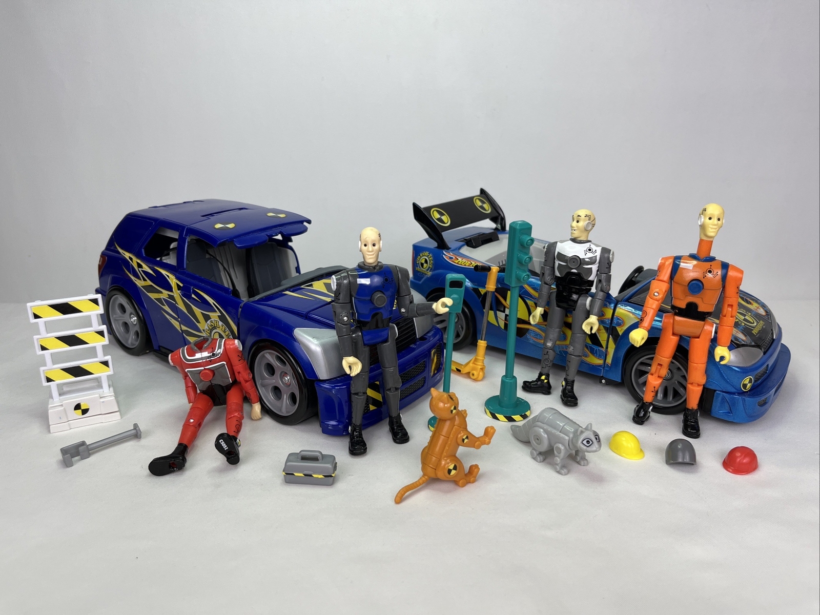 2003 Hot Wheels Crash Test Dummies car Prototype Blue SUV & figure lot ...