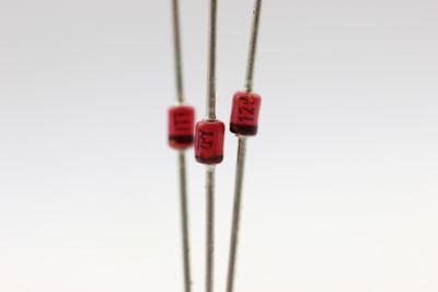 ZPY 12V ITT ZENER DIODE NOS( New Old Stock ) 1PC. C462U348F030516 | eBay