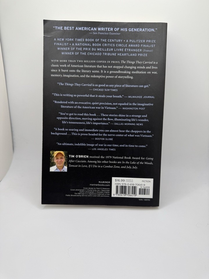 The Things They Carried by Tim O’Brien – Paperback – Vietnam War ...