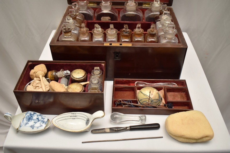 Antique Surgeon’s Apothecary Medical Kit Box with Glass Bottles ...