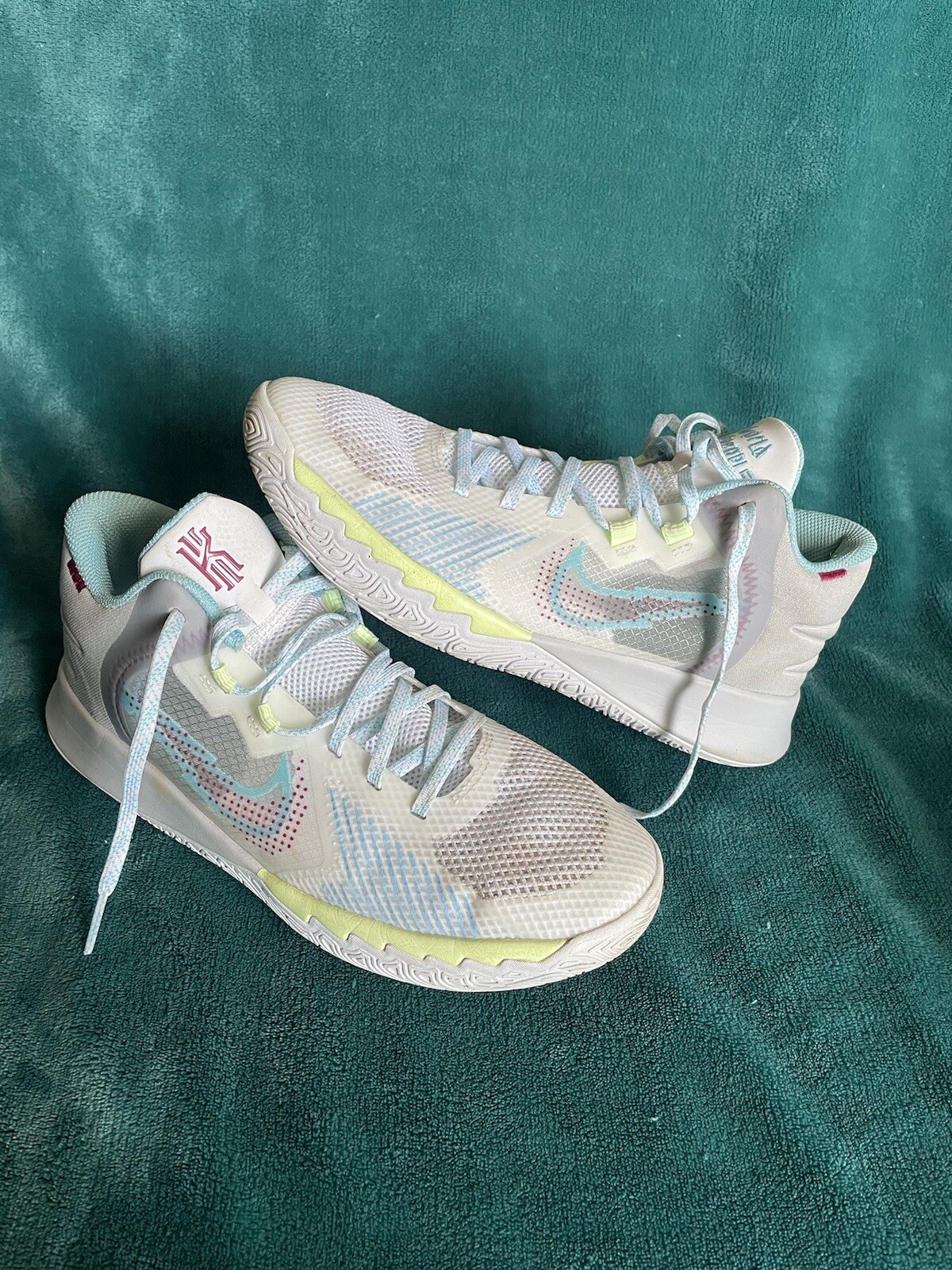 Kyrie Flytrap 5 EP ‘1 World 1 People` - Gem