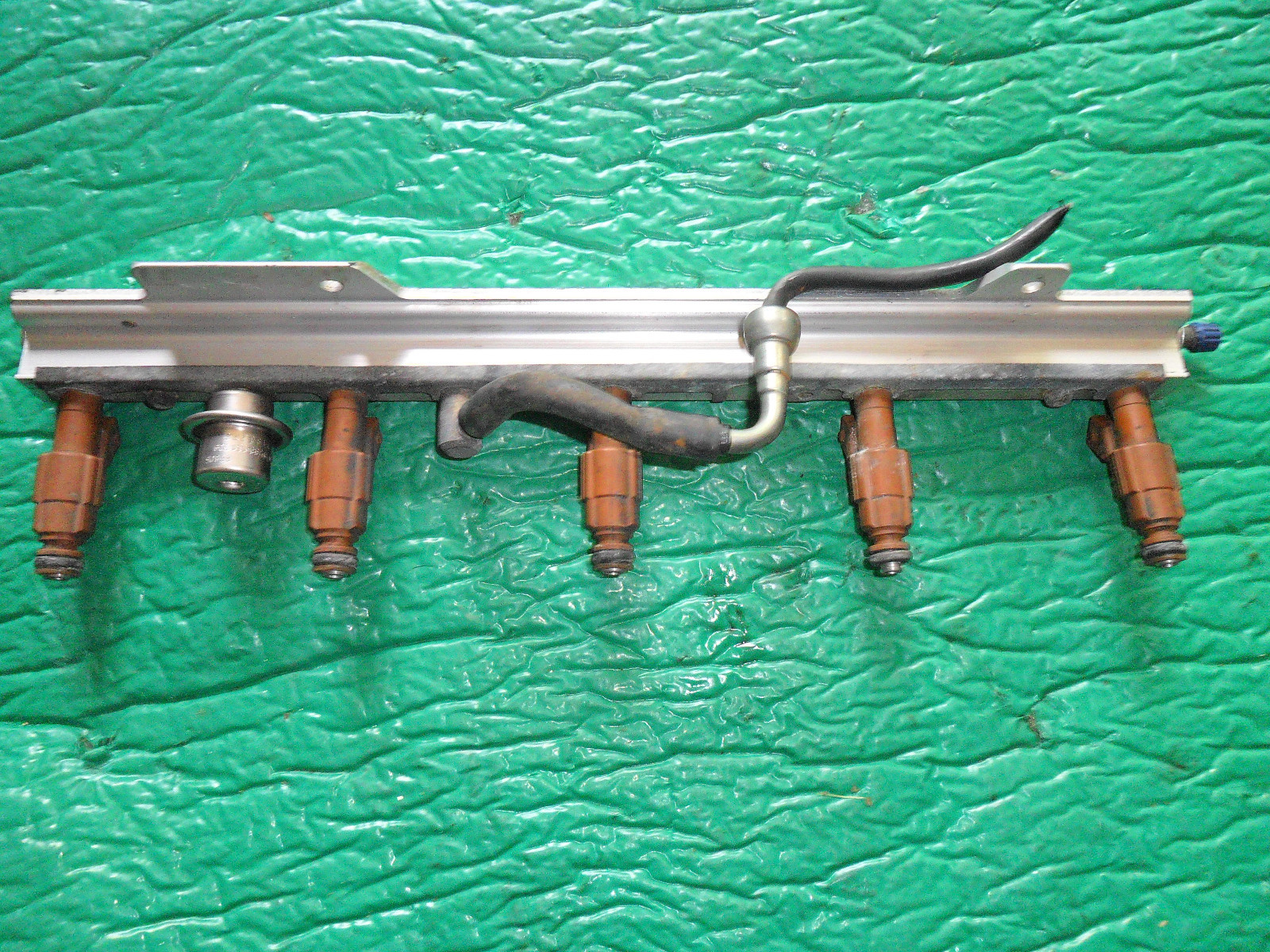 Genuine Volvo 9186340 Fuel Injector Set Of 5 W/ Rail and Pressure ...