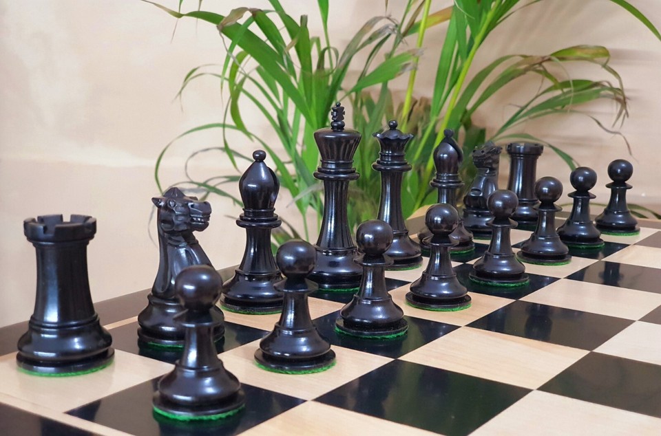 The Staunton Series (Jaques Pattern) Chess Pieces in Ebonized & Box ...