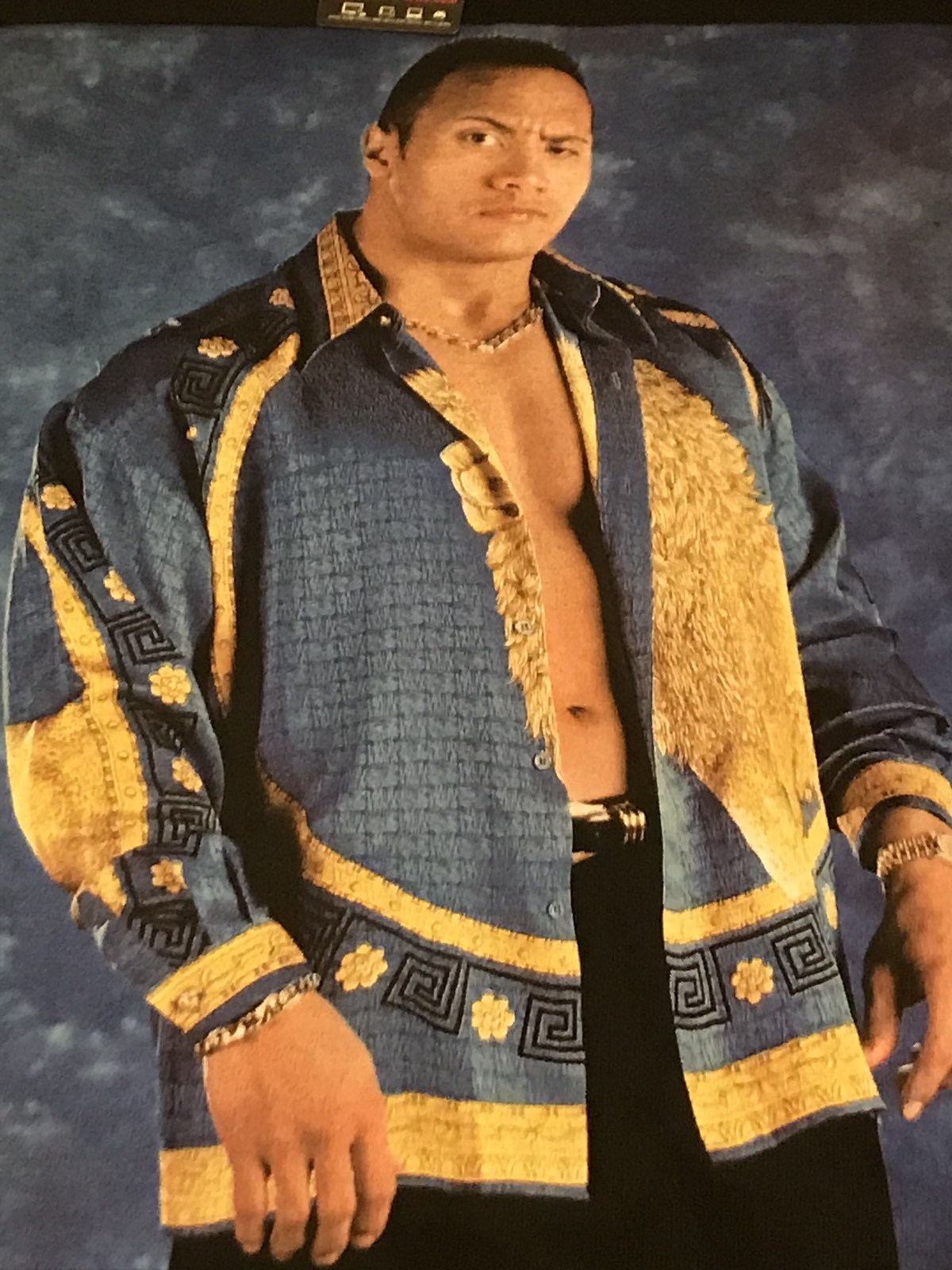 WWE The Rock Logo T-Shirt sz S | eBay