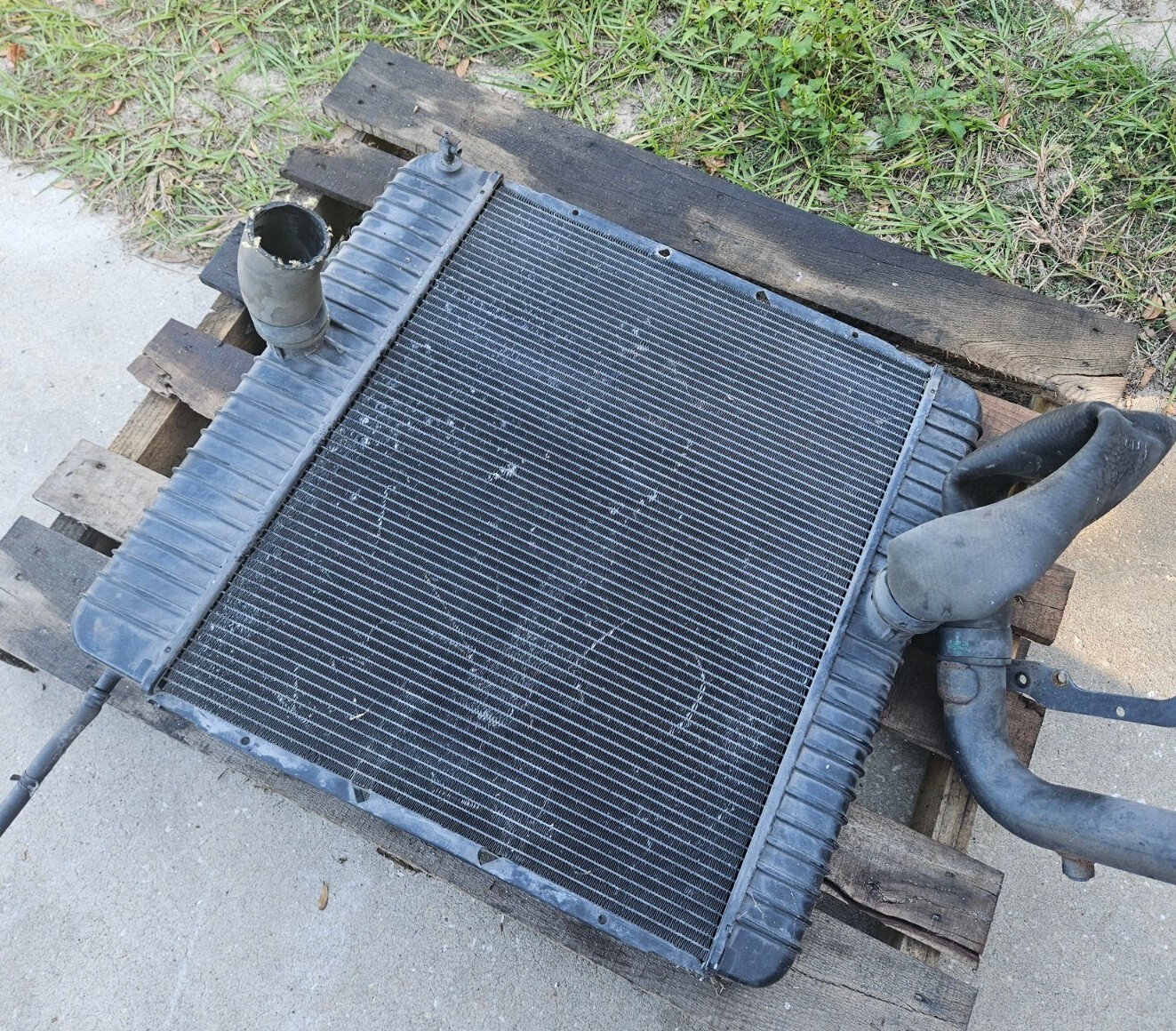 2586034C1 - INTERNATIONAL DT466 RADIATOR assembly - 2586034C1 - USED | eBay