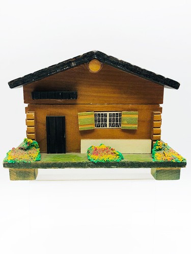 Vintage FUJI Wood Cabin/Cottage/House Music Box Made in Japan ...