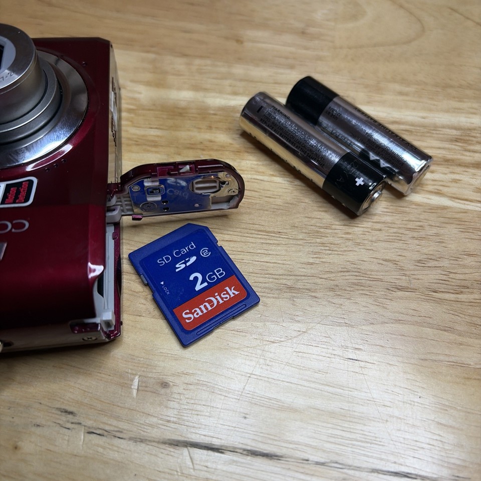 Nikon Coolpix L20 10.0MP Digital Camera Deep Red 3.6x Zoom Work Tested ...