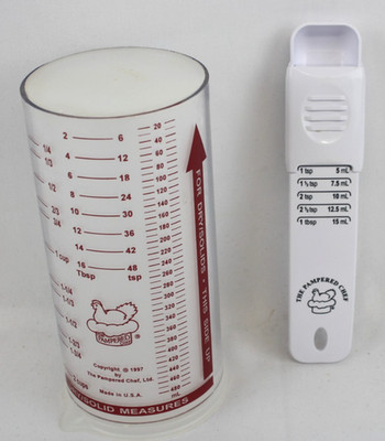 Pampered Chef 2 Cup Wet/Dry Measure and tsp Measure Spoon Both are ...