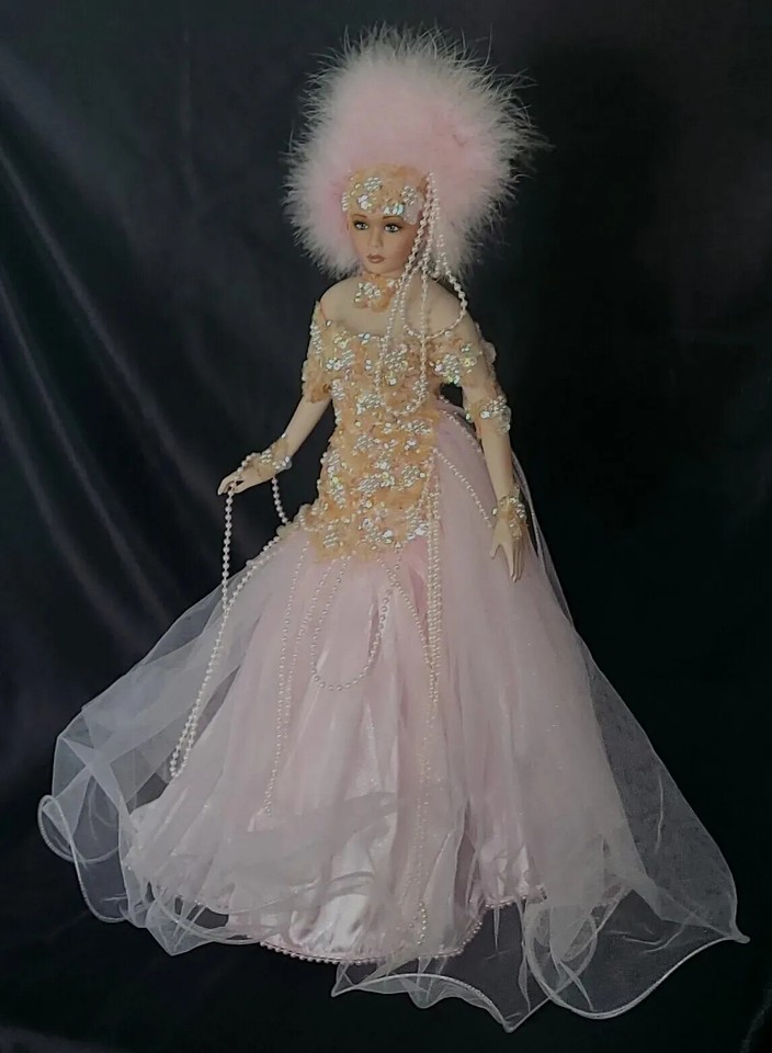 RARE " VEGAS " SHOW GIRL By RUSTIE. TORY Award 18" Porcelain Doll. MINT ...