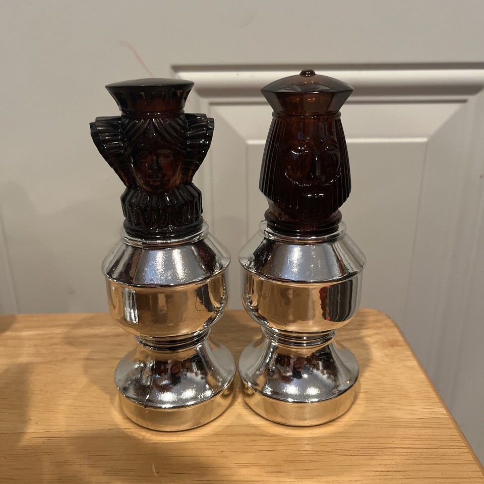 Complete Set of 32 Vintage AVON Chess Set Game Pieces Cologne Bottles ...