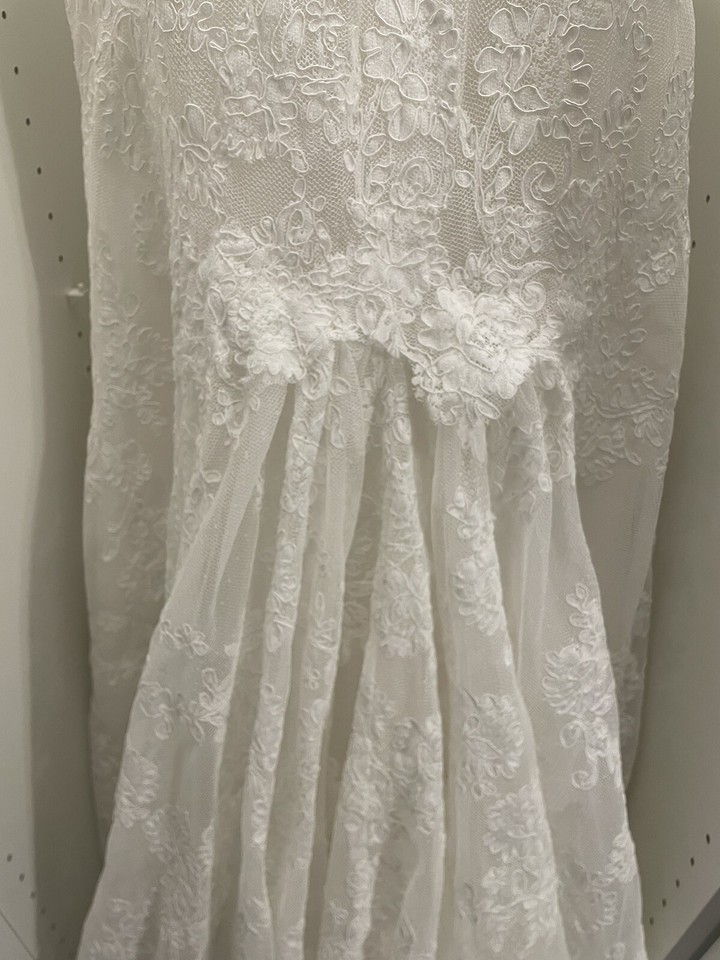 Allure Romance lace wedding dress Altered To A size 2 Gorgeous! Ivory ...