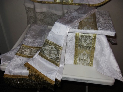 White Chasuble Set Fiddleback Vestment Latin Mass NEW Stole,Maniple ...