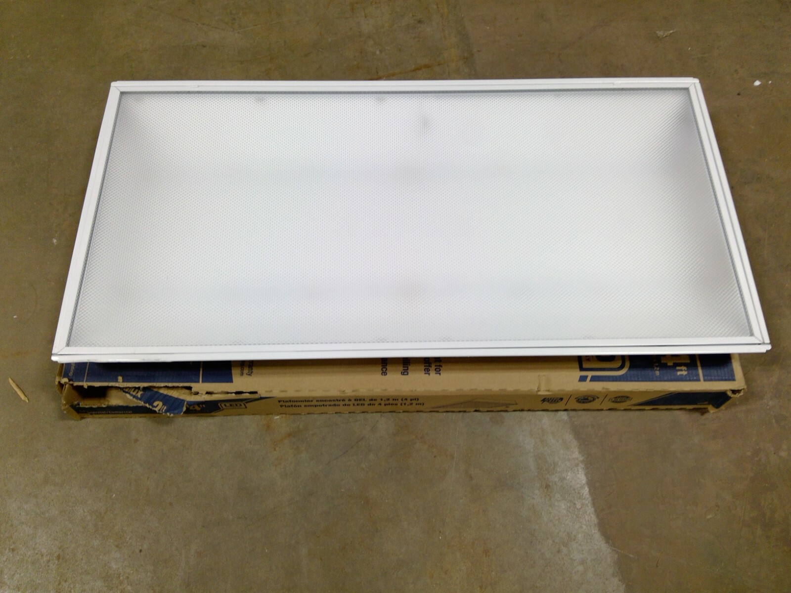 Cooper 2ft x 4ft LED Troffer 24GRFA-LD4-34-A125-UNV-L835-CD1-U **Free ...