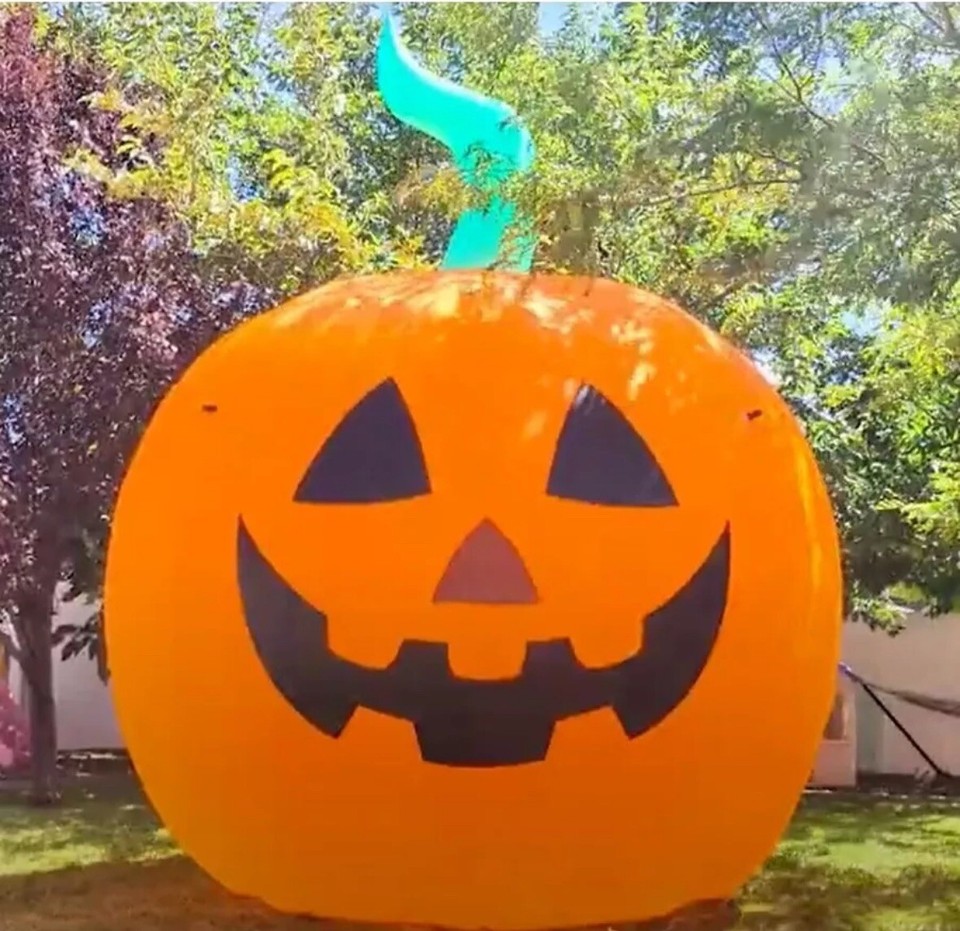 15 FT COLOSSAL PUMPKIN AIRBLOWN YARD INFLATABLE NEW HALLOWEEN | eBay