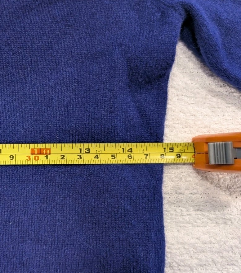 100% Cashmere v neck Sweater Neiman Marcus | eBay