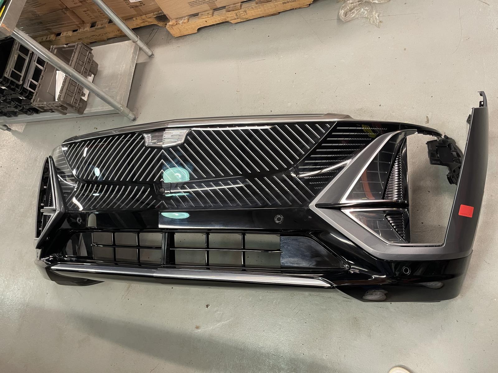 OEM GM Full Bumper Assembly Grille Cam For 2022-2025 Cadillac Lyriq ...