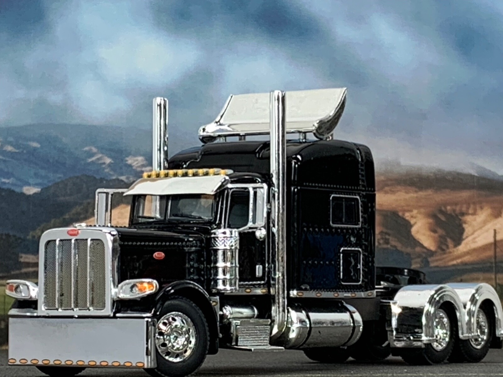 1/64 DCP BLACK PETERBILT 389 W/ 70" MID ROOF W/ TURBO WING | eBay