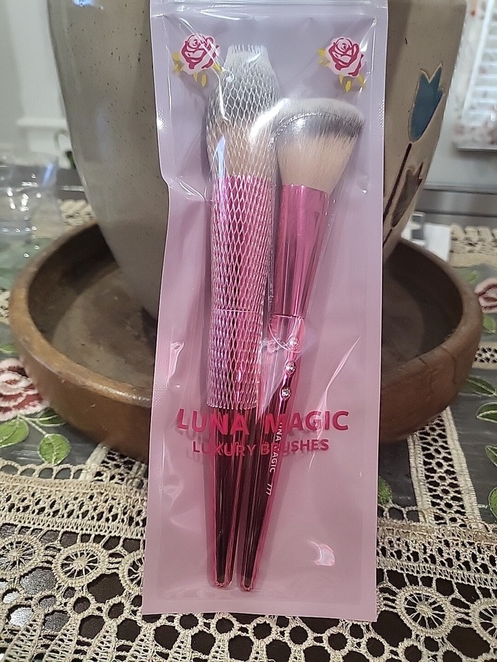 LUNA MAGIC Luxury Brushes Duo Face Makeup Brush Set Metallic Pink Full ...