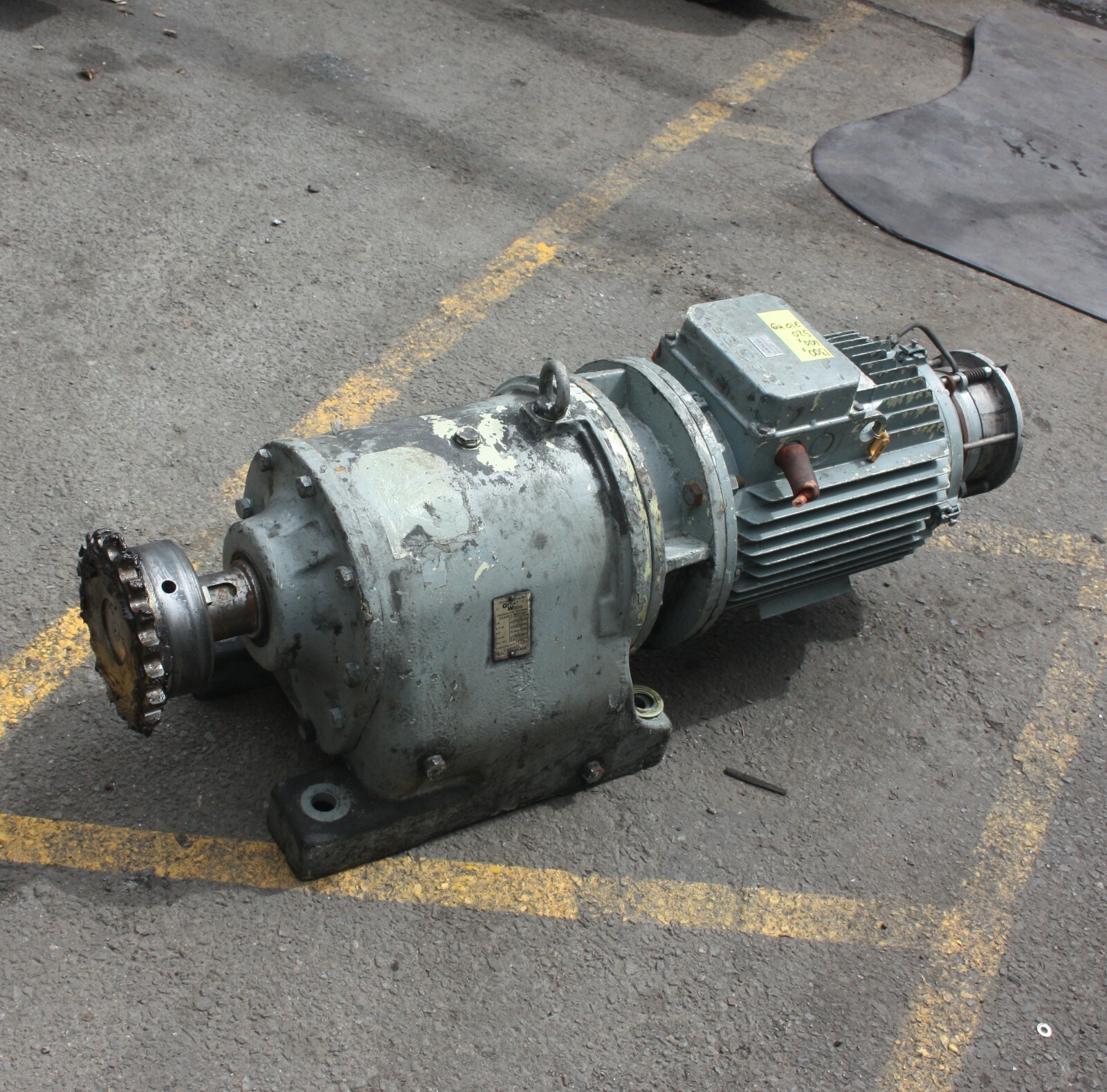 ABB MBT 160M 4/8 POLE 6.5/3.5kW Dual speed wound 3~ motor 59.16:1 ...