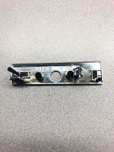 1415161718 MASERATI RH RADIO TRIMPLATE670010723HOLDS CONTROL KNOB RH ...