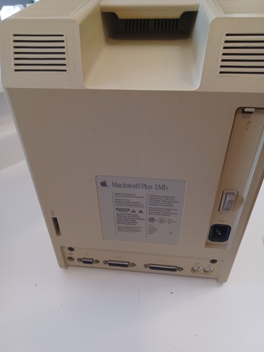 Vintage Apple Macintosh PLUS 1MB M0001A Computer W/ Keyboard, Mouse ...