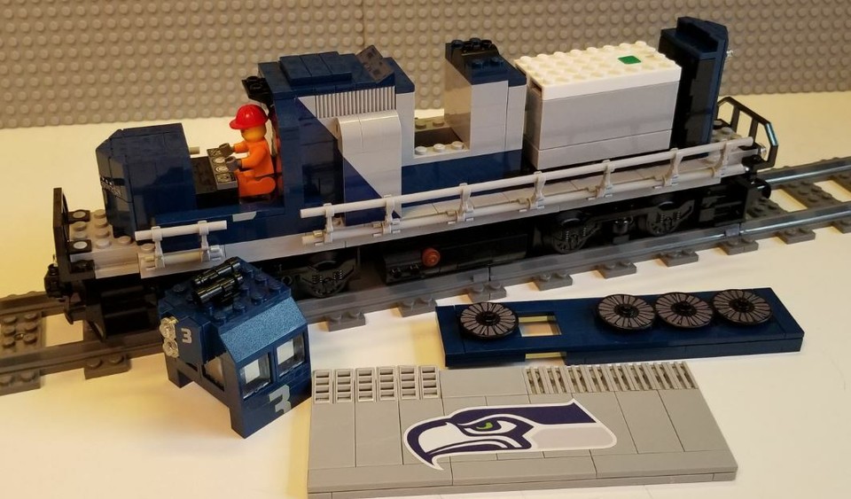 Custom Train Seattle Seahawks GP40 Engine -PLEASE READ ITEM DESCRIPTION ...