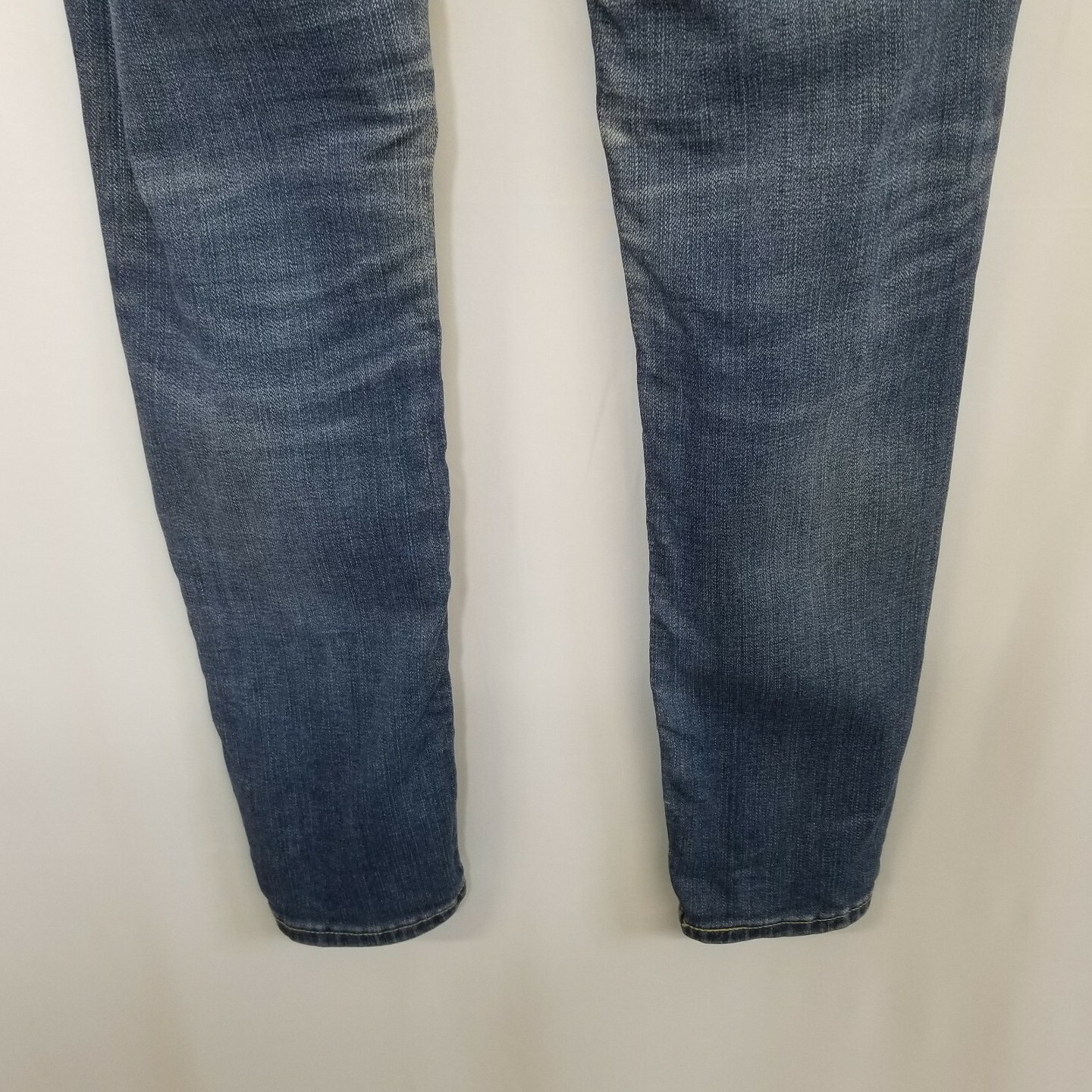 Levis 711 Medium Wash Low Rise Skinny Jeans Size 27 - Gem