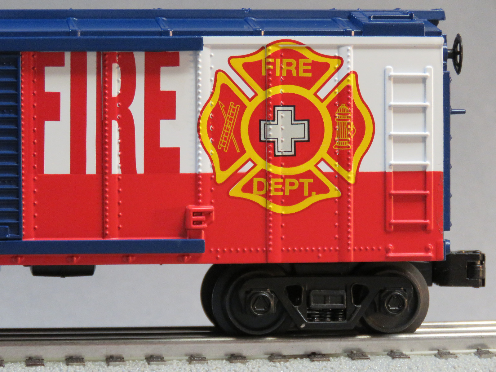 MTH RAIL KING BOSTON FIRE DEPARTMENT BOXCAR O GAUGE train car 30-74909 ...