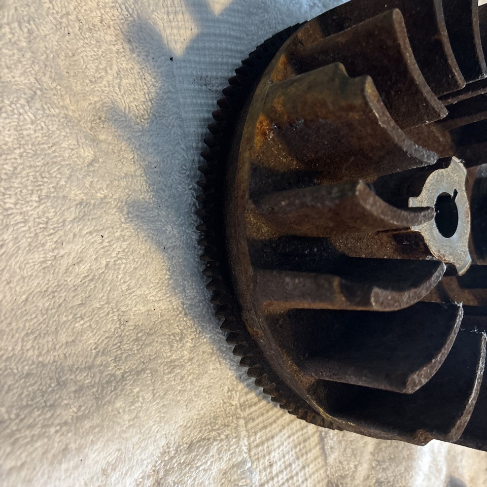NLA Tecumseh 611093 3 Magnet Flywheel excellent condition with lighting ...