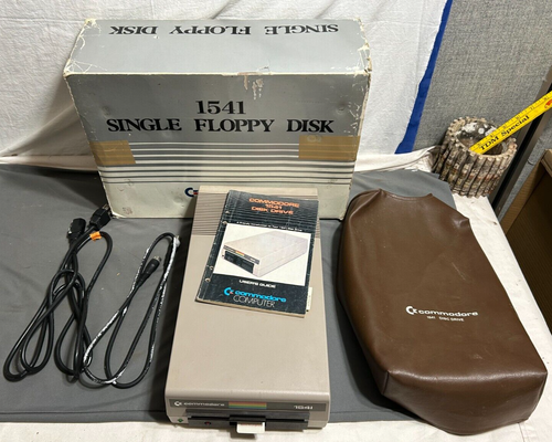 COMMODORE 64 PC Computer 1541 FLOPPY DISK DISC DRIVE + Cables Box Cover ...