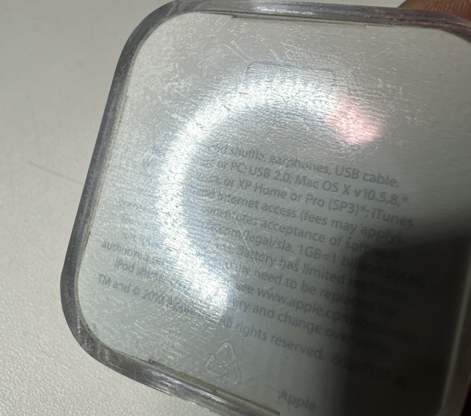 Apple iPod shuffle 4th Generation Silver (2 GB) A1373 | eBay