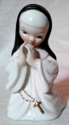Statues & Figures - Porcelain Nun