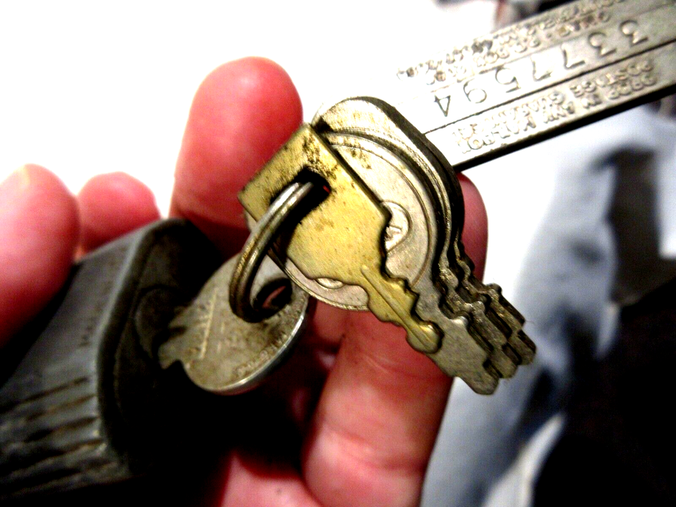 Vintage Yale Lock & Key w/GMAC Key Chain & Additional Keys | eBay
