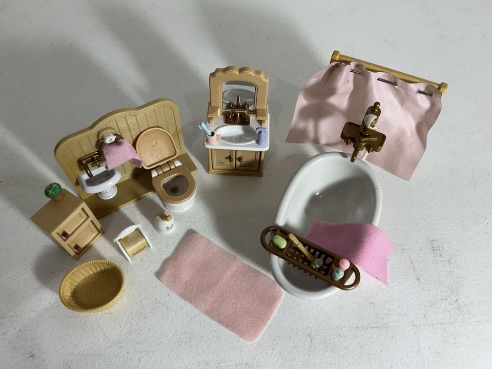 Calico critters/sylvanian families bathroom furniture with accessories ...