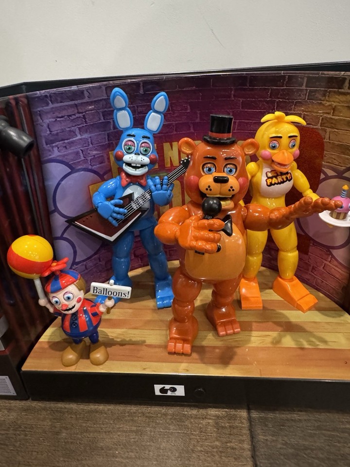 FNAF Light Up Characters On Stage Popcorn Bucket Regal Theaters Ships ...