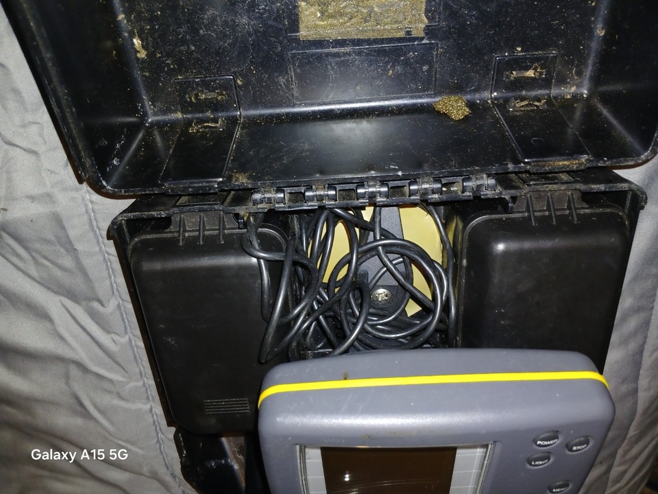 HUMMINBIRD WIDE 100 PORTABLE FISH FINDER & TRANSDUCER AND CASE | eBay