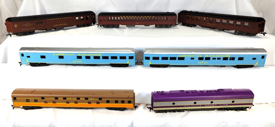 Seven finely detailed HO scale model trains manufactured by Rivarossi ...