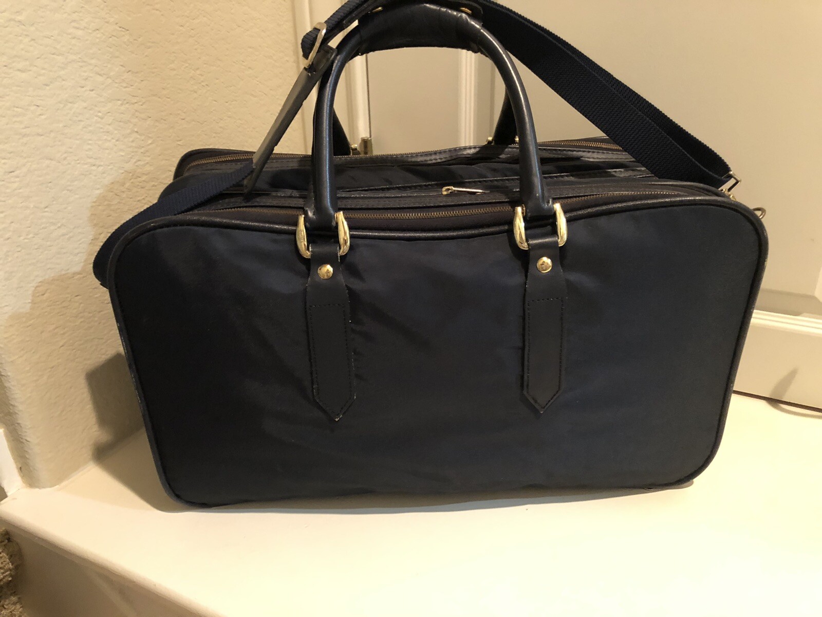 Vintage Authentic Lark Navy & Tan Expandable Travel Carry On Bag ...