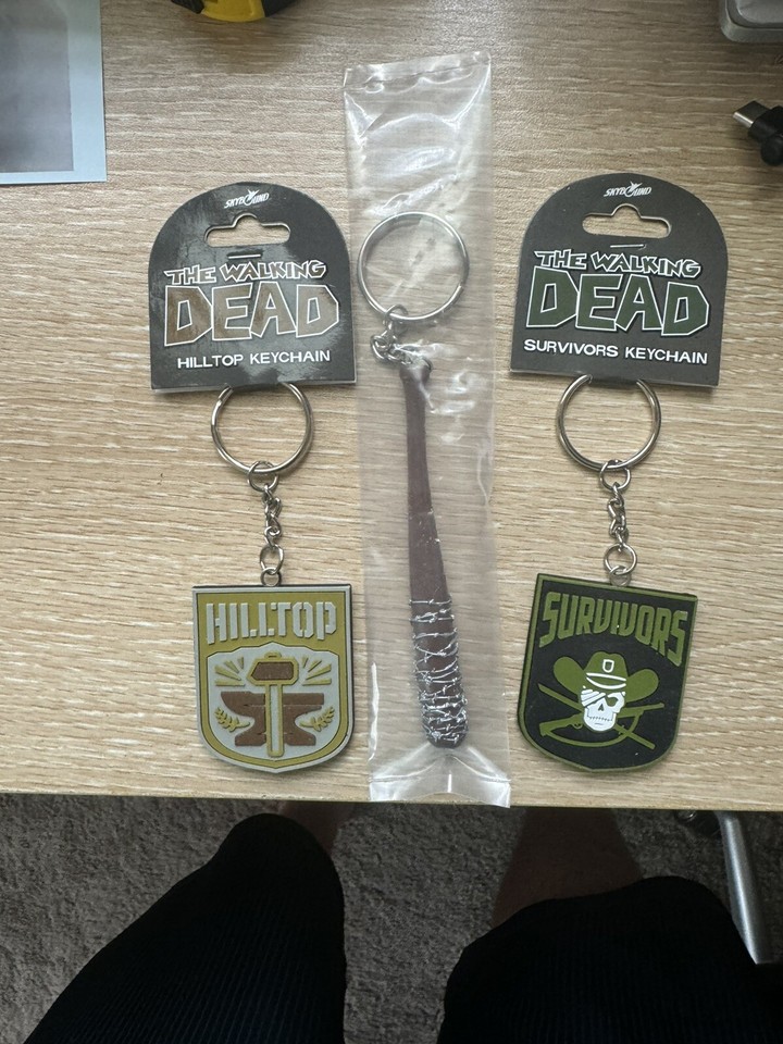 Skybound The Walking Dead Keychains - 3 Different Key Chains | eBay
