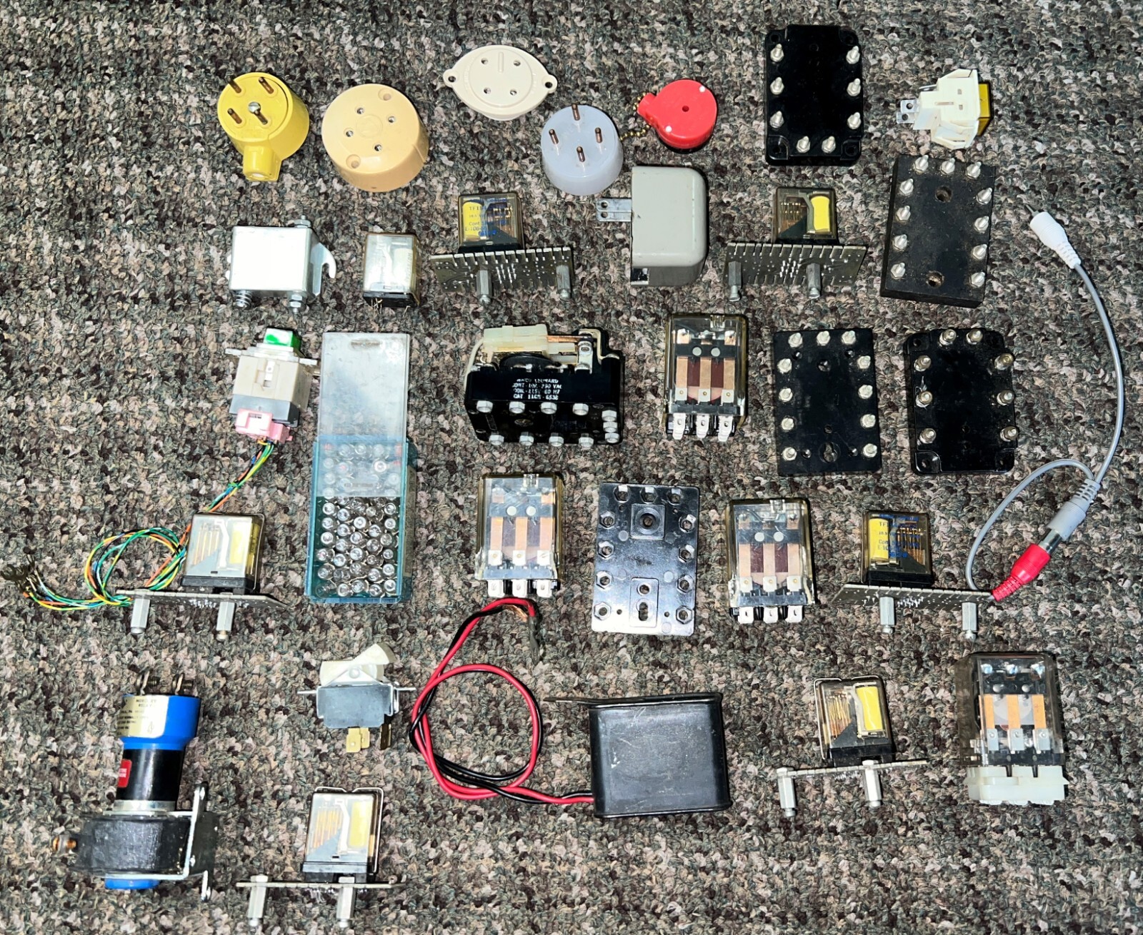 BIG LOT of VINTAGE TELEPHONE PARTS TRANSISTERS PARTS FREE SHIPPING | eBay