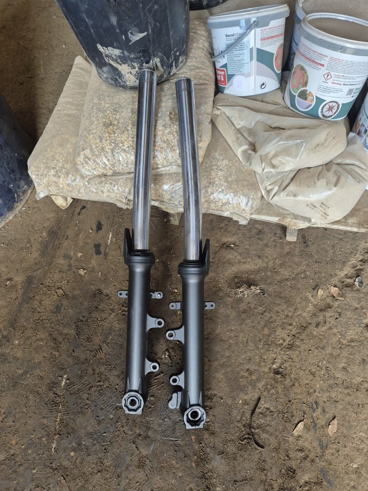 Mt07 Front Forks (Bent) | eBay UK
