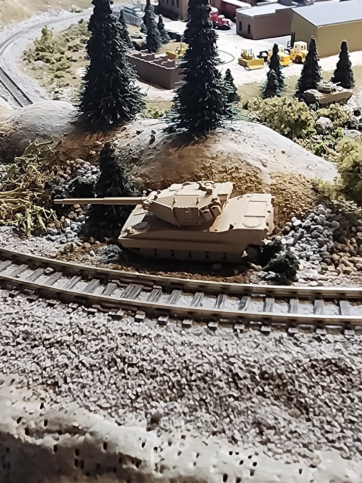 N Scale 1:160 M8 Buford Armored Gun System Tank Desert Camo US Army | eBay